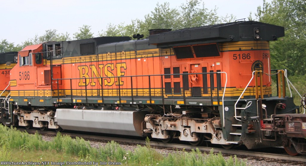 BNSF 5186